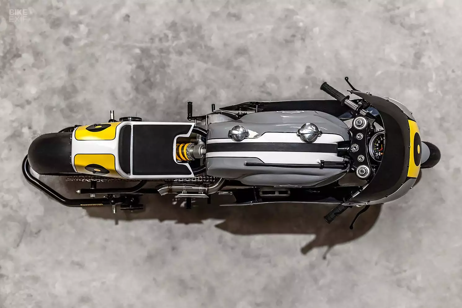 Harley Sportster Grand Prix Racer par Corban Gallagher